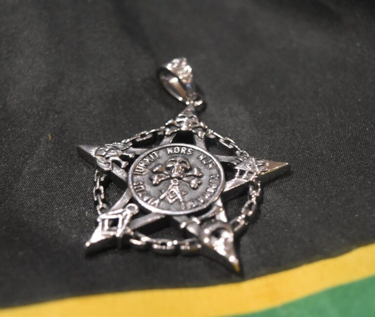 Pentagram - Latin Necklace/Pendant ⋆ Swords Magic And Dragons