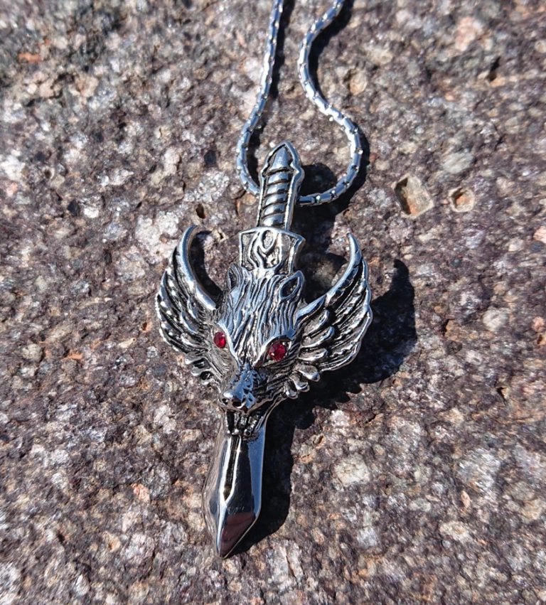 Werewolf Sword Necklace ⋆ Swords Magic And Dragons
